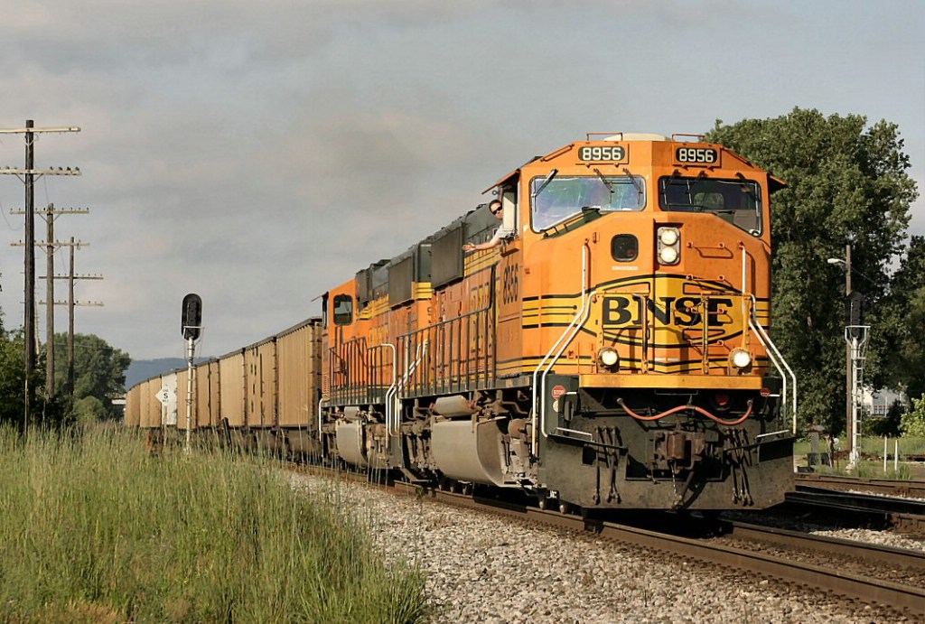 BNSF 8956